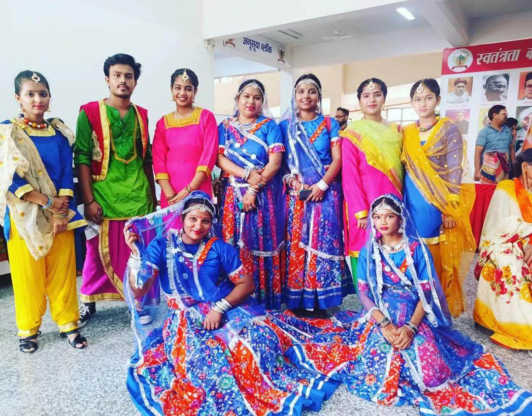 Lajja Dance Academy for Kathak Semi-Classical Bollywood Folk Dance | S ...