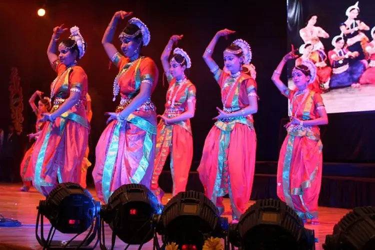 Indian Dance Academy for Free Style Bollywood Dance Classes | Krishna ...